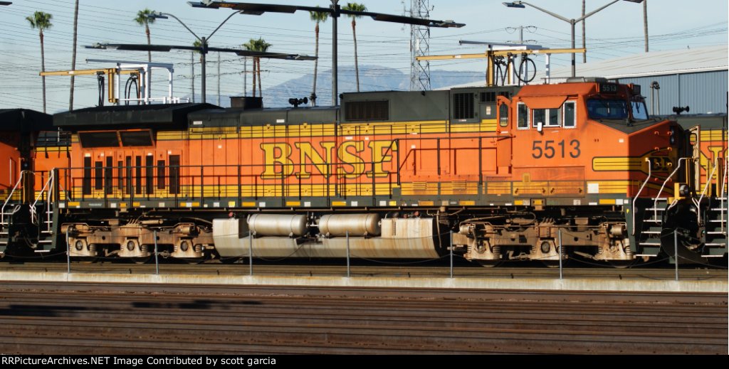 BNSF 5513